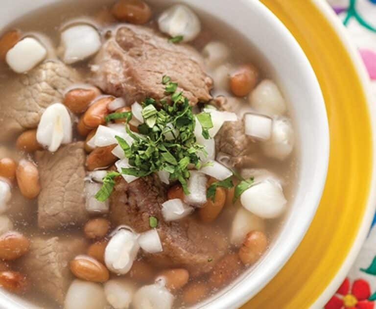 ¿Antojo de pozole? Aquí tres opciones diferentes y deliciosas ...