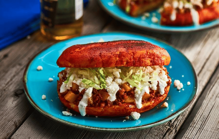 Guajolota: el antojo favorito de la CDMX