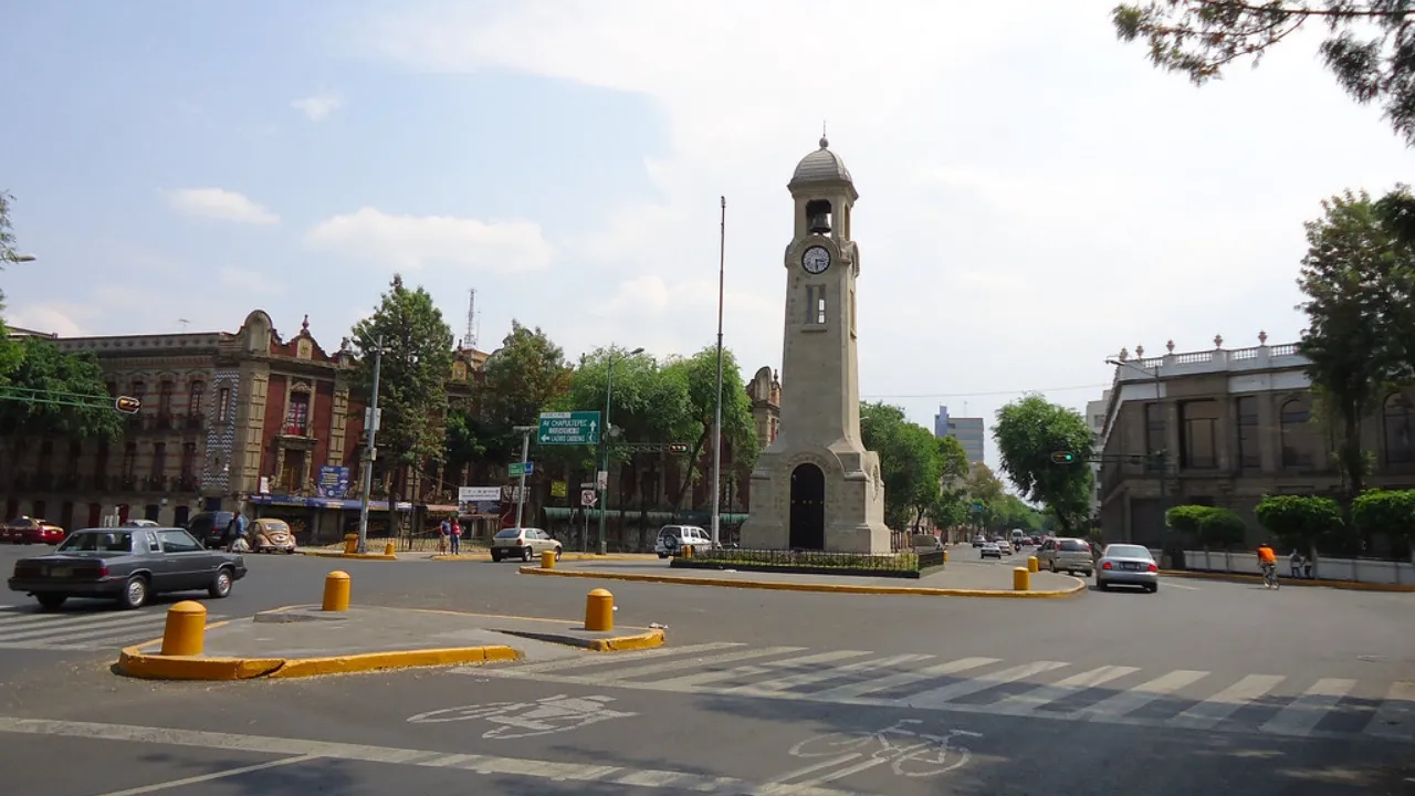Si estás por Bucareli no olvides admirar el Reloj Chino | Descubre México