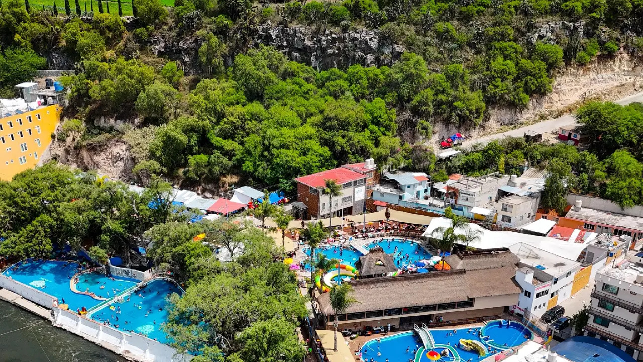 El Huemac: balneario 24 horas para escaparte en Hidalgo
